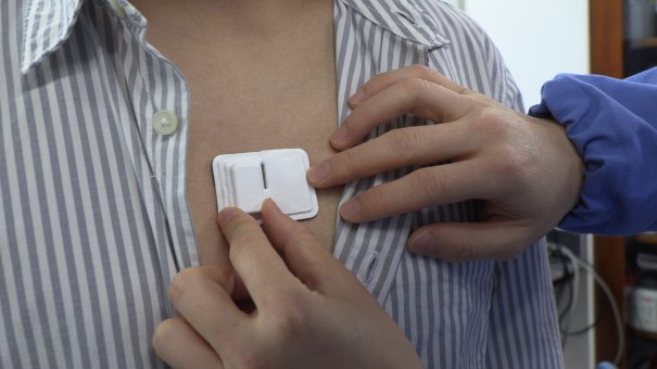 Smart, dissolving pacemaker communicates with body-area sensor and ...