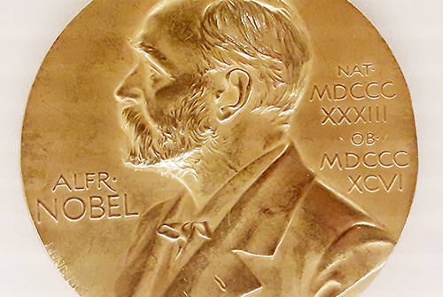 Nobel prizewinners have different career patterns than peers ...