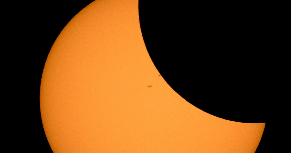 On campus for the eclipse? Here’s what to know - Northwestern Now