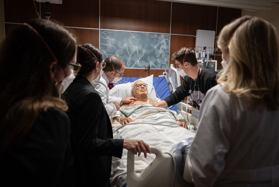 Six ways doctors can reinvigorate their bedside manner - Northwestern Now